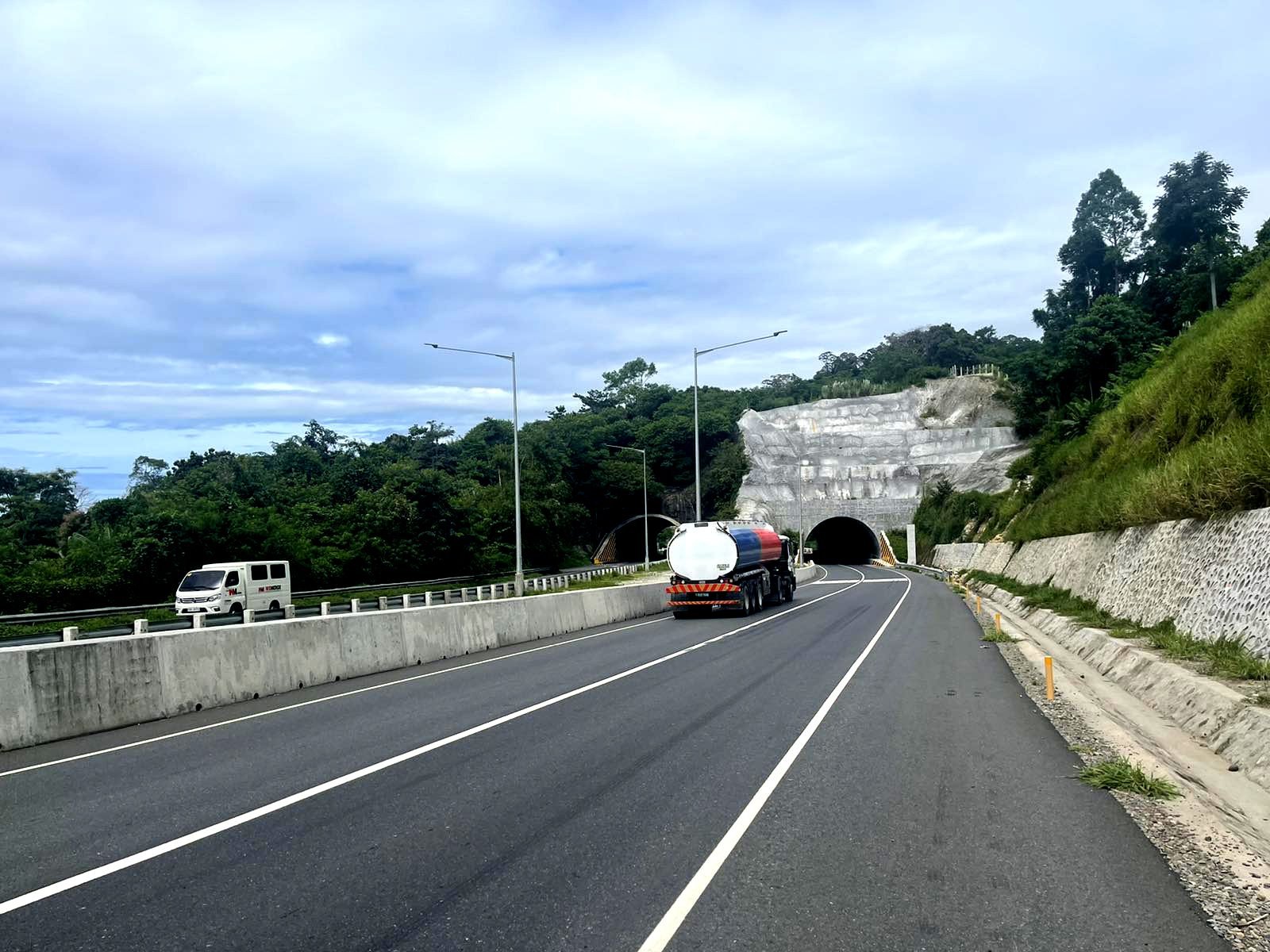 Truckers laud new SFEX in improving transport efficiency – The Voice ...