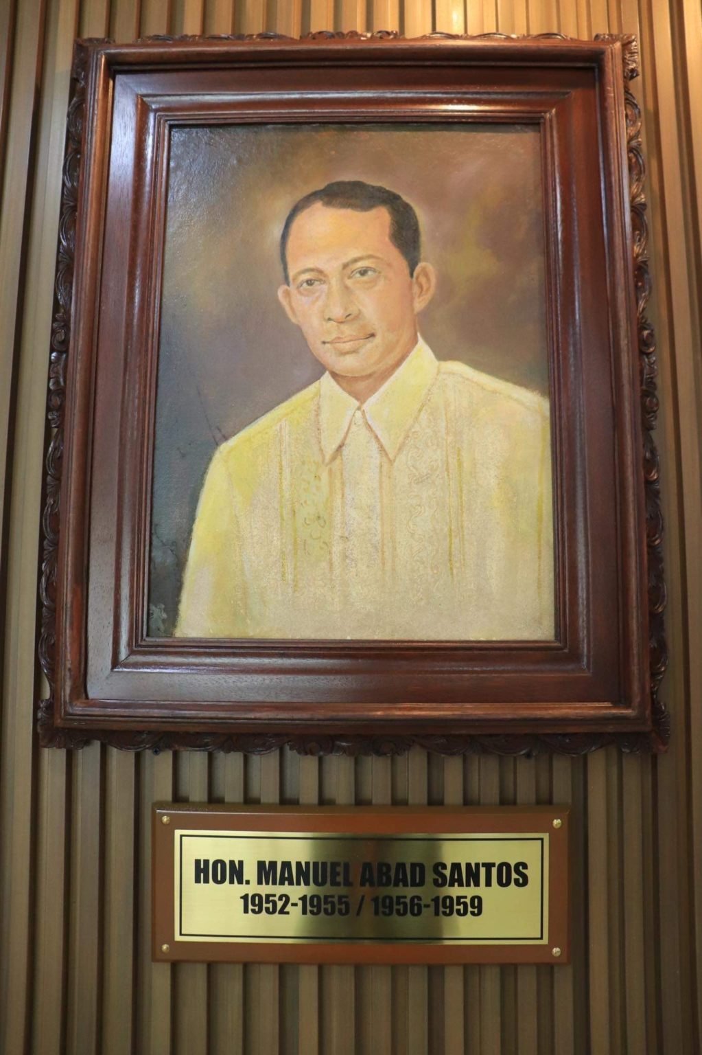 Portraits of Angeles City ex mayors restored – The Voice Newsweekly