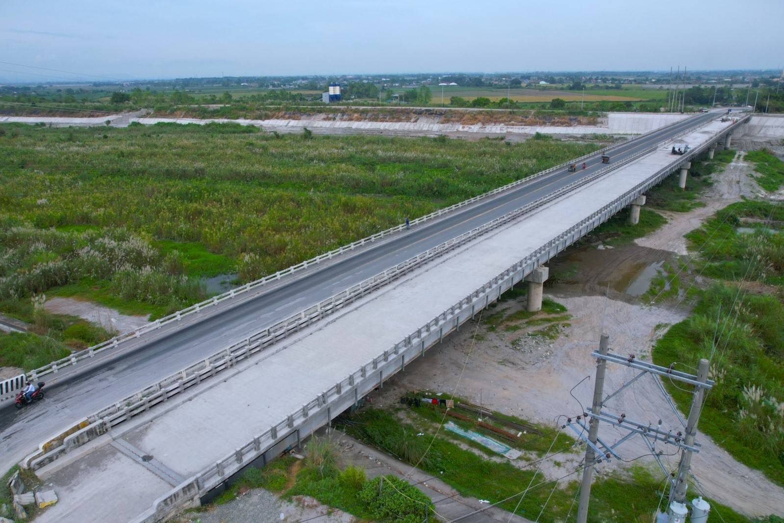 DPWH: Widening of bridge along Concepcion-Capas Road in full swing ...