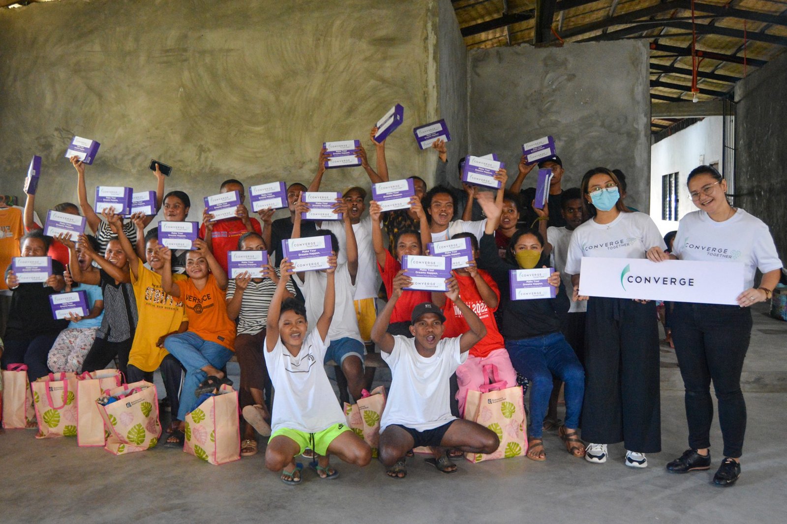 Converge donates PCs, tablets to Aeta community in Pampanga – The Voice ...