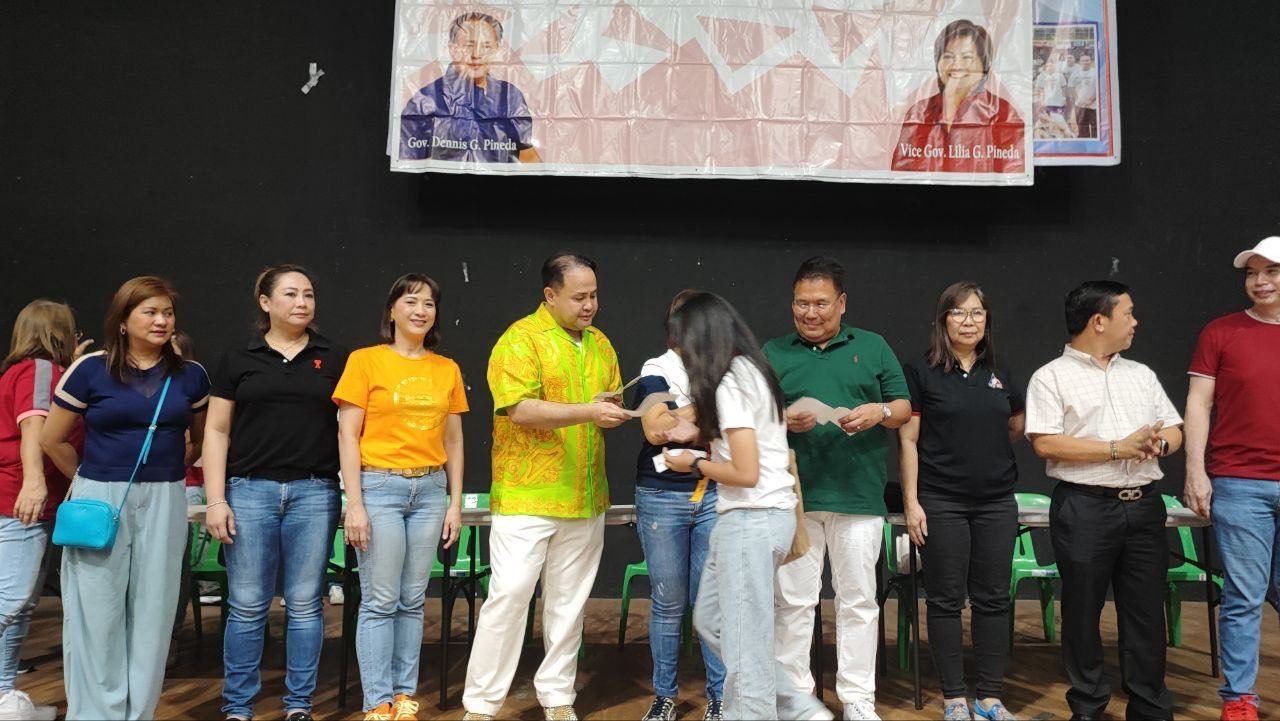 Capitol, DOLE give aid to 2,500 SPES beneficiaries – The Voice Newsweekly