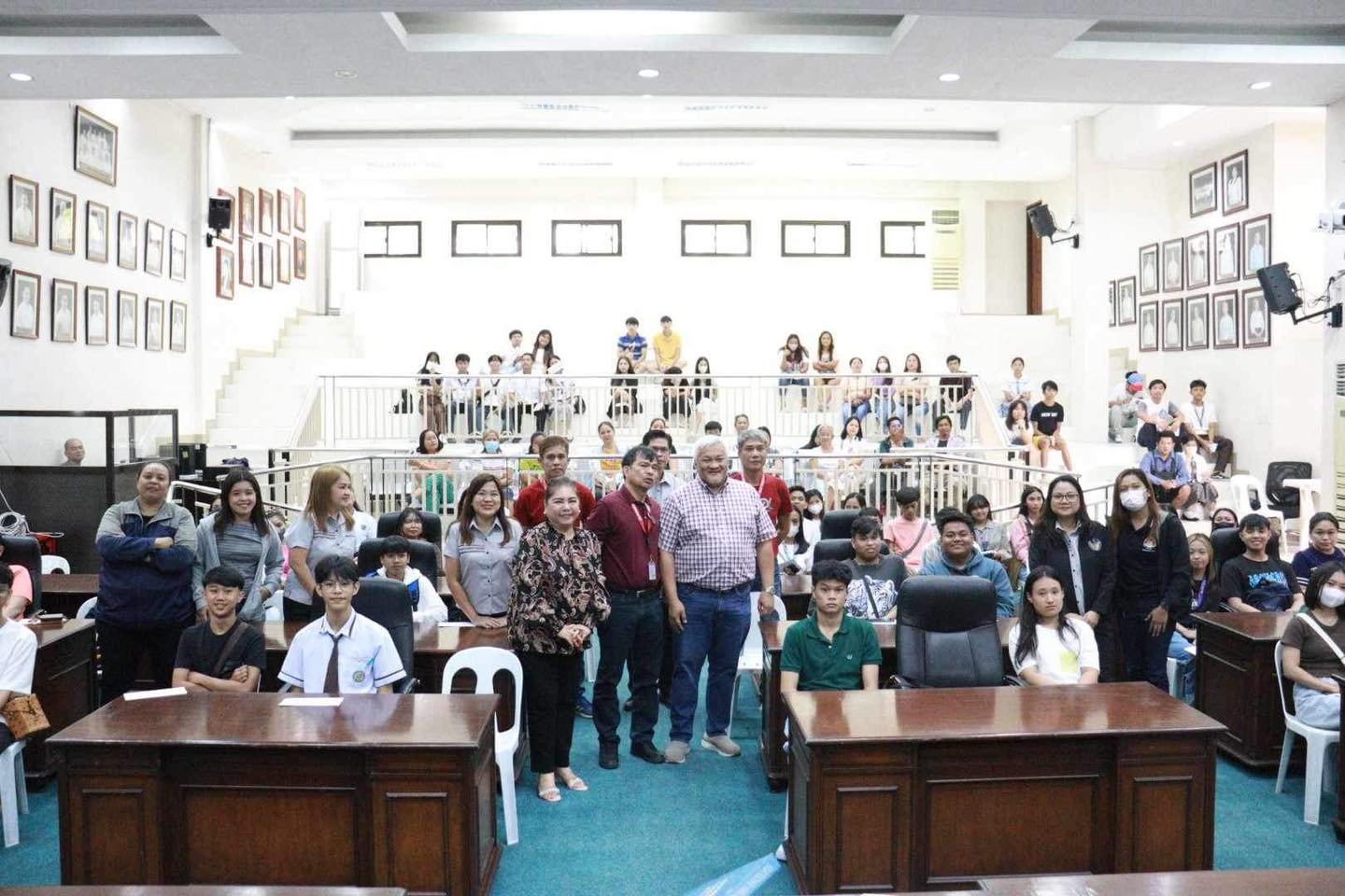 Mayor Pogi distributes SPES allowances – The Voice Newsweekly